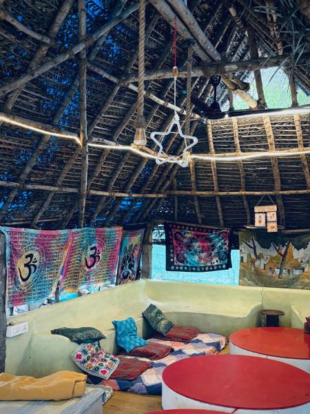 Aura Cafe & Hostel - Puducherry