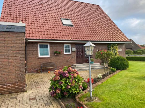Haus Hanni Ferienwohnung Hanni In Hage Ostfriesland Direkt Am Kiessee Und Kurpark - Nordseenah - Osteel