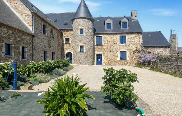 Lovely Home In Fierville-les-mines - Portbail