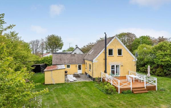 4 Bedroom Amazing Home In ØStermarie - Bornholm