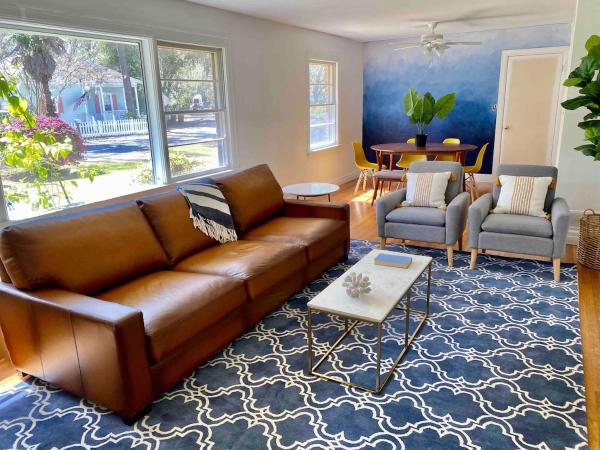 Stunning Coastal Charmer Near Downtown And Beach - Savannah, GA