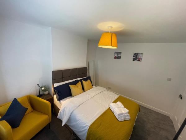 Stylish Coventry Home With Office & Double Beds - Coventry