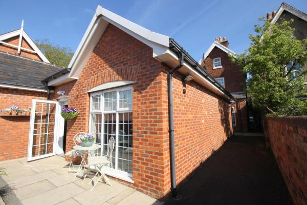 The Bungalow And Studio Apartments - Lytham St Annes