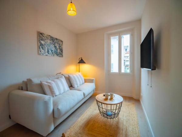 #302-heart Of Vieil Antibes - Place Nationale-high-end Newly Renovated & Furnished Appartment - Antibes