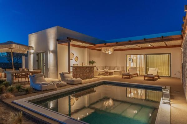 Adriana Luxury Villas - Milos