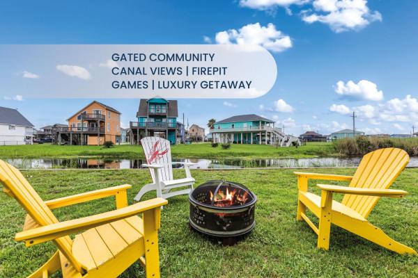 Relax And Sea New Luxury Canal-view Escape Gated Community Firepit And Decks - Crystal Beach, TX