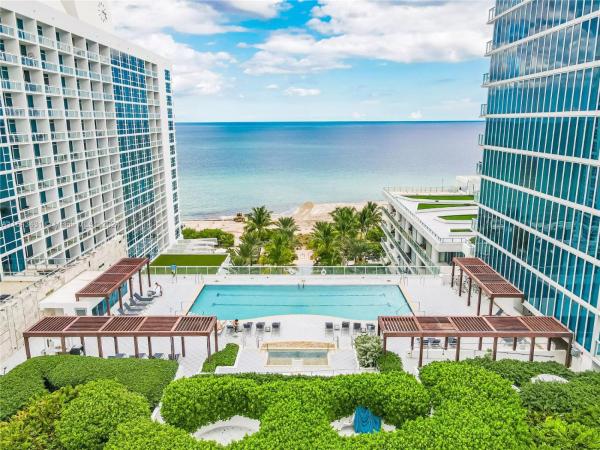 Carillon Miami Beach Private Luxury Suites - Sunny Isles Beach, FL