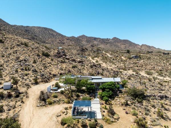 Casa Rocosa I Midcentury Home On 5 Private Acres Near Park - Joshua Tree, CA