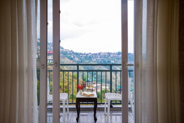 Alaya Stays Cliff Vallis 3-bhk Hill View Apartment With Balcony & Common Play Zone - Shimla