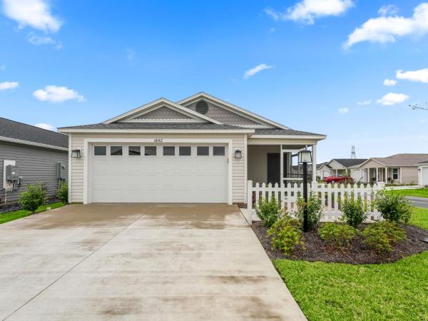 1642 Z5 Village Of Lake Denham By Remax Premier - Leesburg