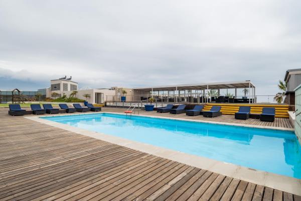 Lagoon Shoreline 2 Bedroom Apartment - Cape Town
