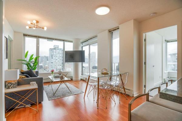 Executive Unit With Spectacular Views - Burnaby