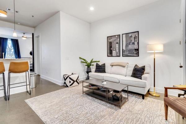 Centennial Park Condo Near Broadway Sleeps 4 - Tennessee