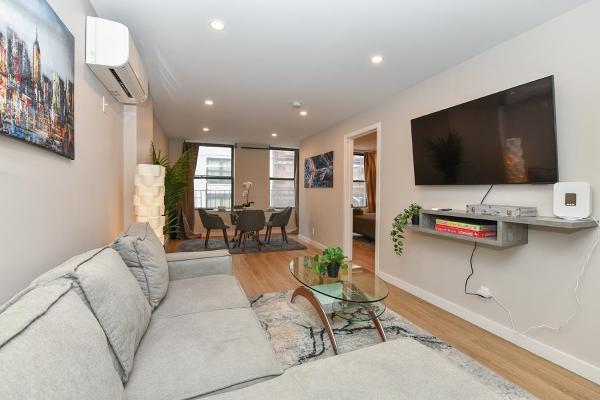 Luxury Five Br Chic Duplex In The Heart Of Soho - Queens, NY
