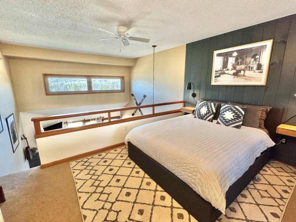 Moose Mtn Retreat Ski In Out Condo Pool Hot Tub Fire Pits - Lutsen, MN