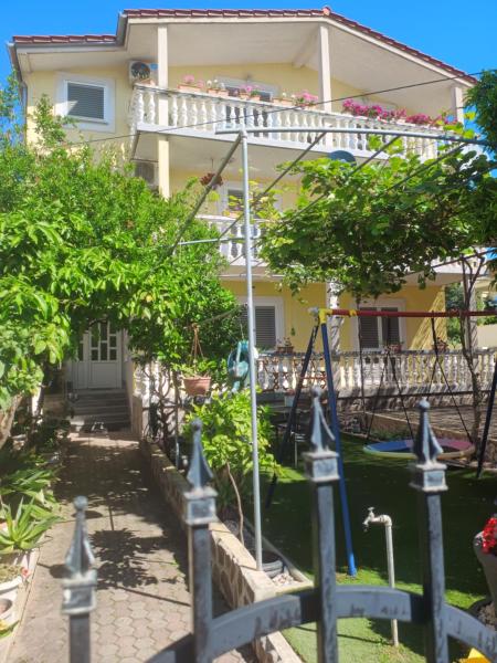 Apartment Livaja -Easy City Access 2db, Parking, Klima - Zadar