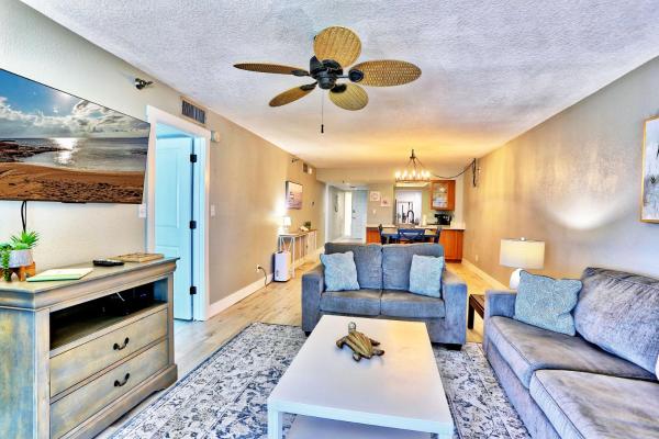 Arie Dam 304 Direct Beachfront, Breathtaking Views, Beautifully Updated! - Madeira Beach, FL