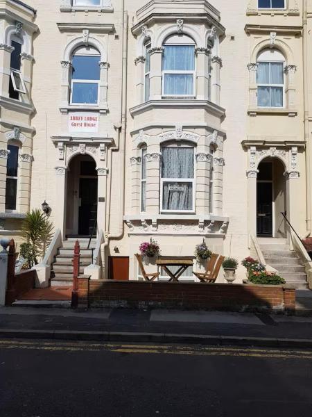 Abbey Lodge Guest House - Sandbanks