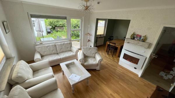 Ferienhaus An Der Weinrebe In Bad Hersfeld Mit Garten, 2 Bäder, 2 Schlafzimmer & Küche - Gratis Parkplätze - Bad Hersfeld