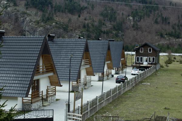 Bujtinat E Lugines Valbone - Albania