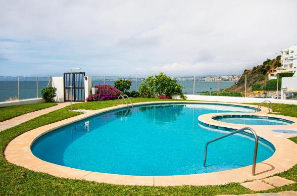 Mirando El Mar - Madrid