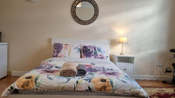 Amazing Double - London Uk - Uxbridge