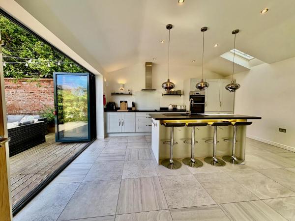 Eden Cottage - Warrington