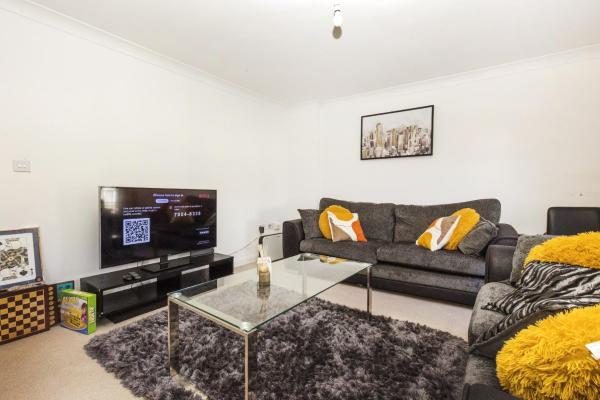 Stunning 2-br Home Gravesend Town Centre, Kent - Essex