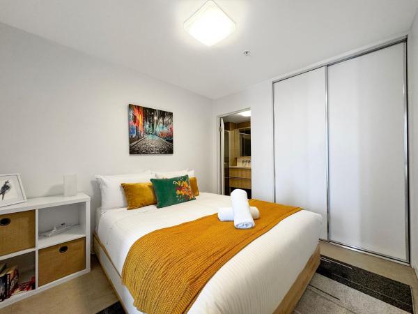 Ocean View Modern 2 Bedroom With Parking In St Kilda - St Kilda