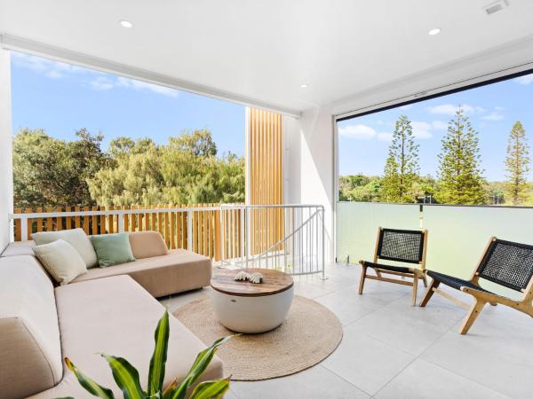 Baja On Cylinders - Beachfront Bliss - Kingscliff