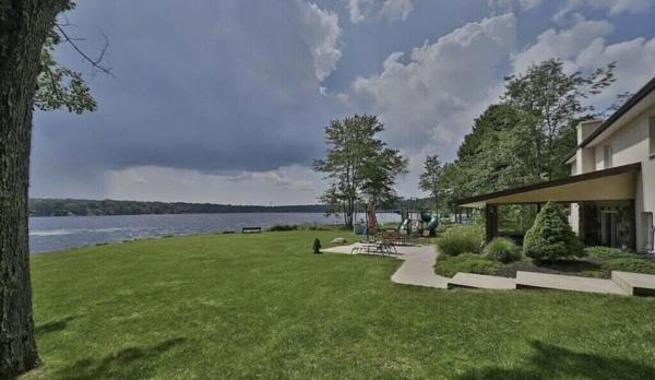 Hideaway - Lakehouse/spa/dock/ - Mount Pocono, PA