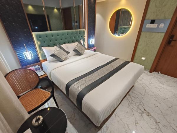 Hotel Manthan Stays - Airoli - Thane