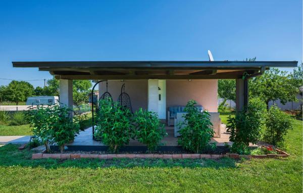 2 Bedroom Nice Home In Pula - Pula