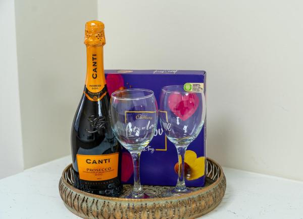 Stylish Cosy 2 Bedroom Apartment With Garden Close To Town, Hospital - Eastbourne