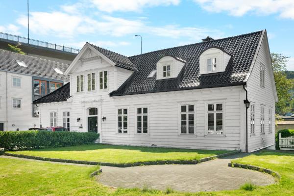 Historic Bergen Home I Free Parking - Bergen