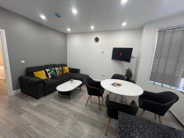 F3, Luxury Flat Close To Ilford. Sel - Ilford