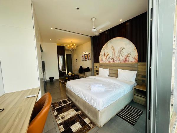 7th Heaven By Homeglow Retreat - Noida