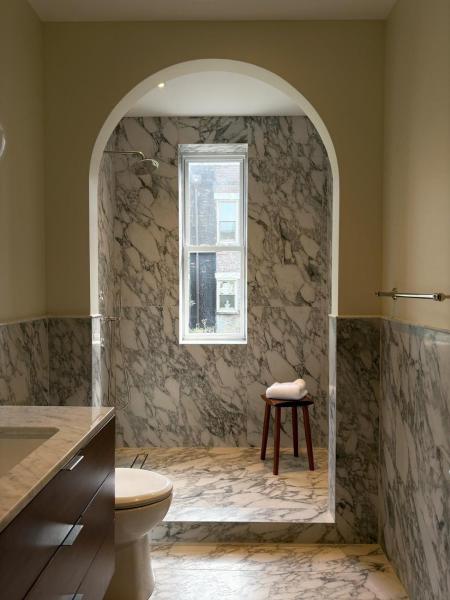 3br Nyc Brownstone Game Room Backyard Patio - New York