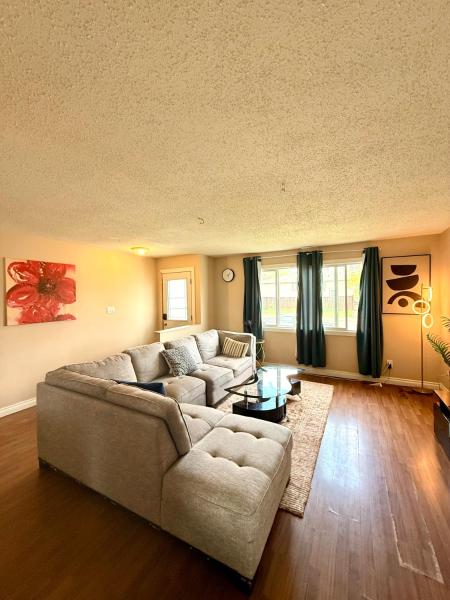 5bed Family House Londonderry Mall - Fort Saskatchewan