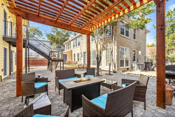Midtown, Med Center, Dt Home Games Patio Bbq - アメリカ ヒューストン