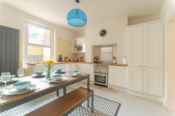 Sea Rocket Whitby - Central Location, Family Friendly Home - Robin Hood's Bay