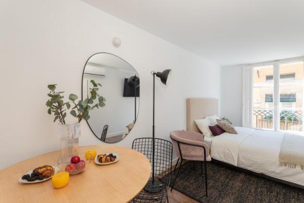 Antique Soul Apartments & Studios Ramblas - Barcelona