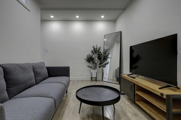 The Gridline Westmount Mtl 2br Retreat - Dorval