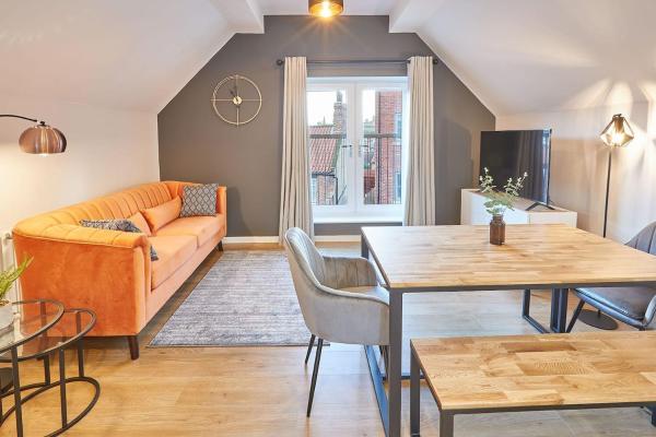 Curlew House, With Parking And Abbey Views! - Whitby