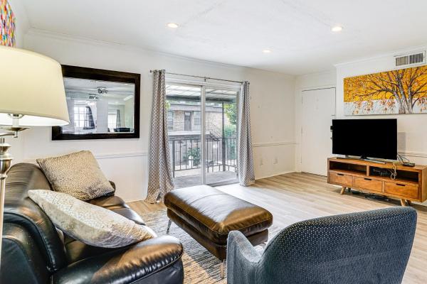 Condo 9 Mi To Dtwn Dallas Bbq By The Pool! - Richardson, TX