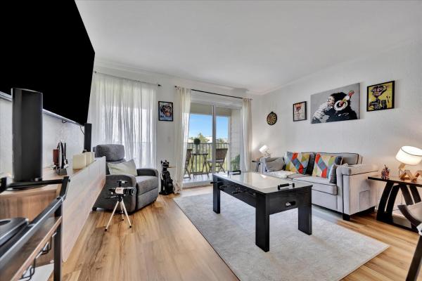 Sunset On The Bay Designer Condo With Private Balcony And Hotel Heated Pool - Tampa, FL