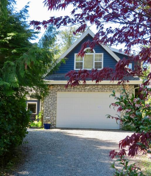 Cobble Wood And Bird Sanctuary Guest Houses - Tofino
