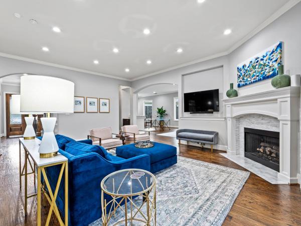 Luxury Retreat In White Rock Valley - Dallas, TX