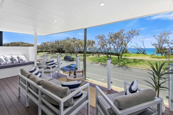 The Pacific - Absolute Beachfront In Buddina - Alexandra Headland