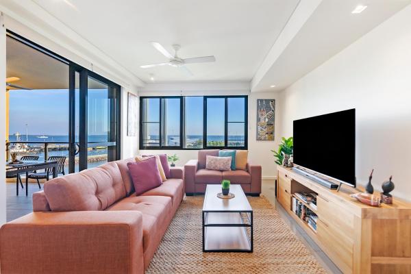 Marina Outlook - Scenic Waterfront Living With Pool - ダーウィン